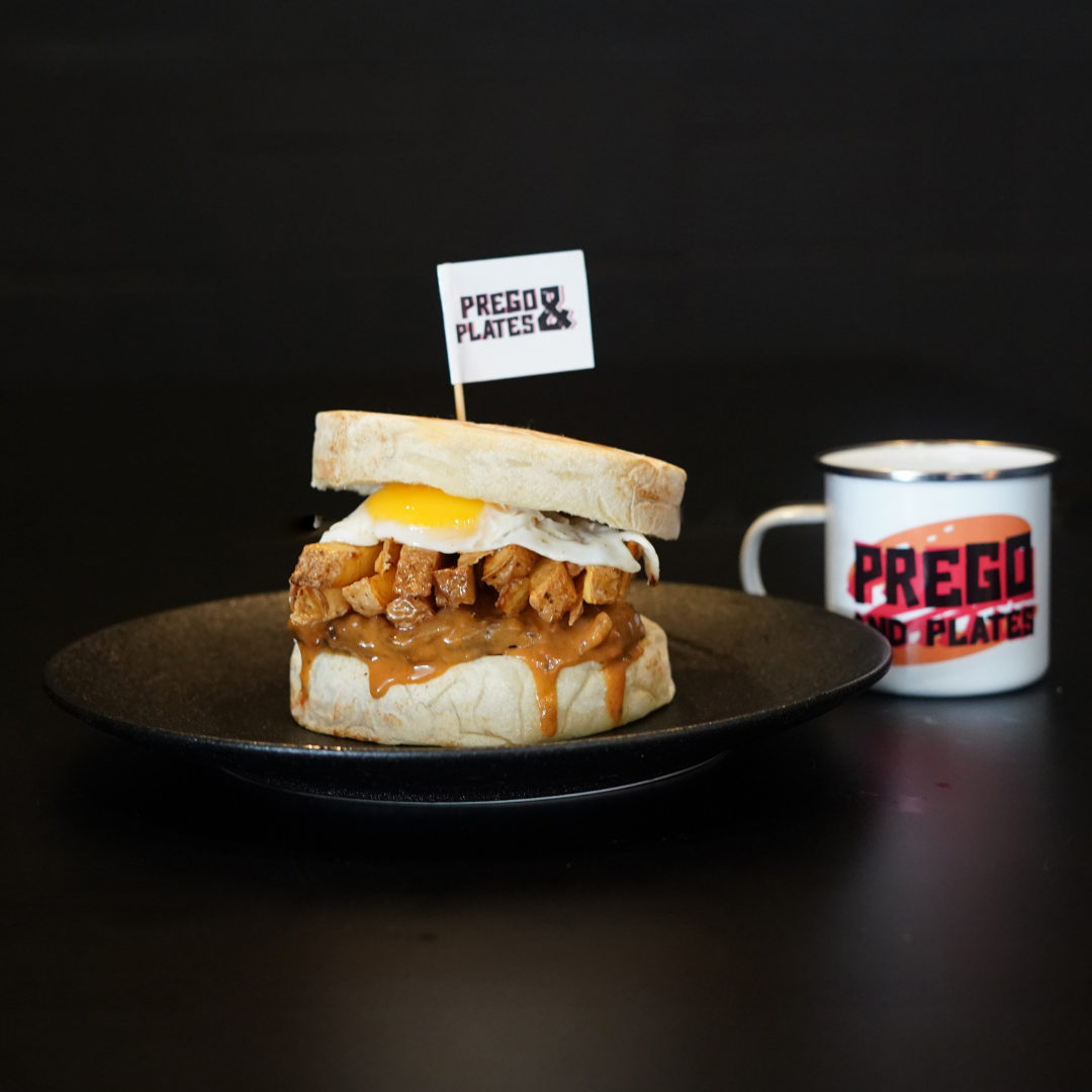 Prego Steak, Egg & Chips – Prego & Plates